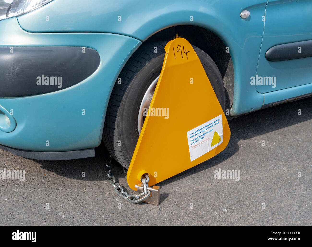 Wheel clamp hi-res stock photography and images - Alamy