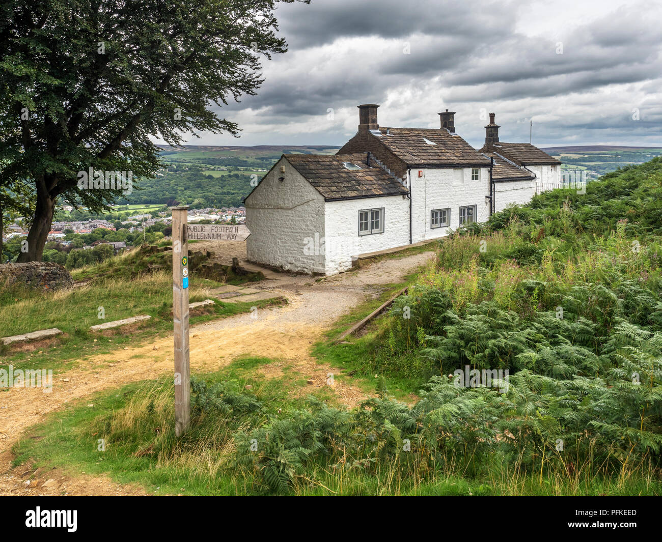 Ilkley moor hi-res stock photography and images - Alamy
