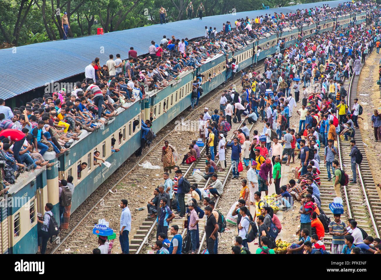 Journey by train with life risk Stock Photo - Alamy