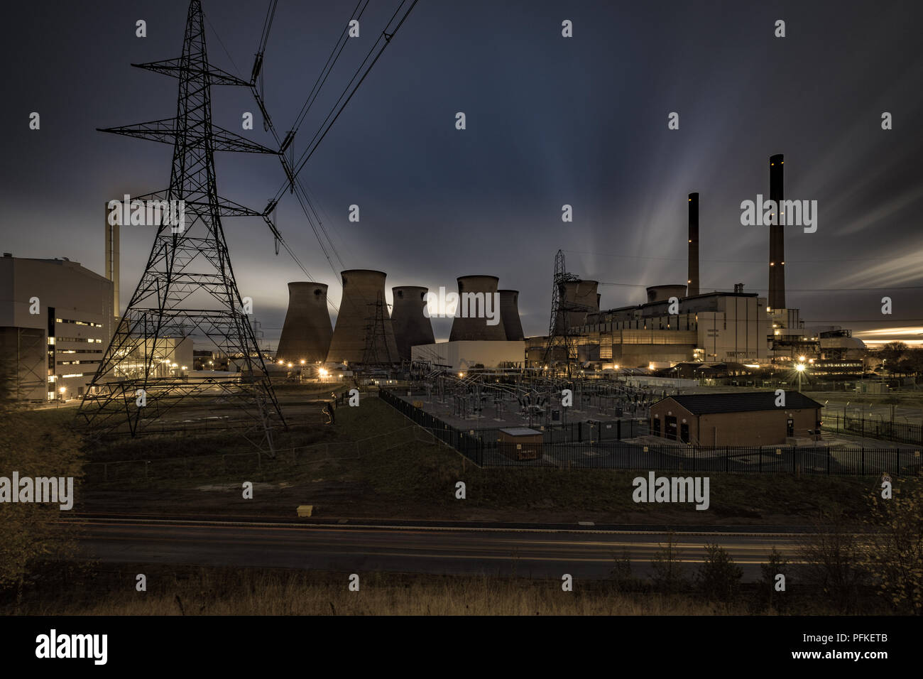 Ferrybridge c power station hi-res stock photography and images - Alamy
