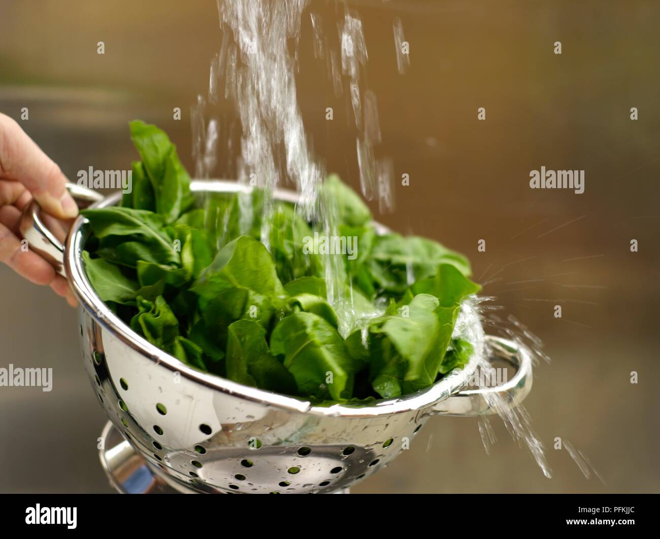Colander and salad hi-res stock photography and images - Alamy