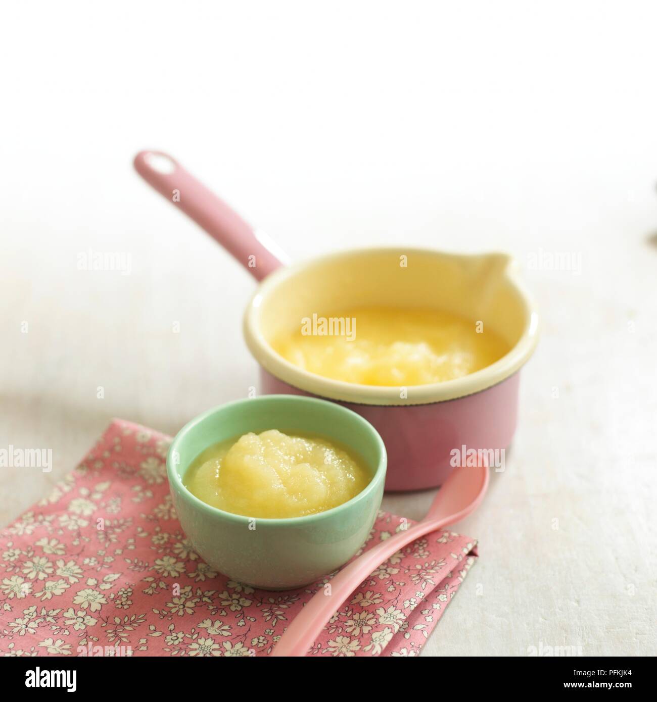 Apple puree uk hi-res stock photography and images - Alamy
