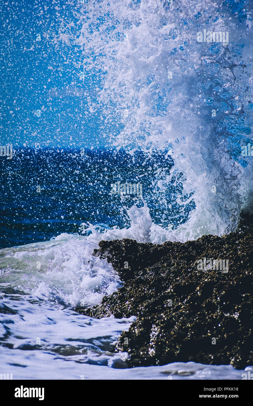 Splashing over rocks hi-res stock photography and images - Alamy