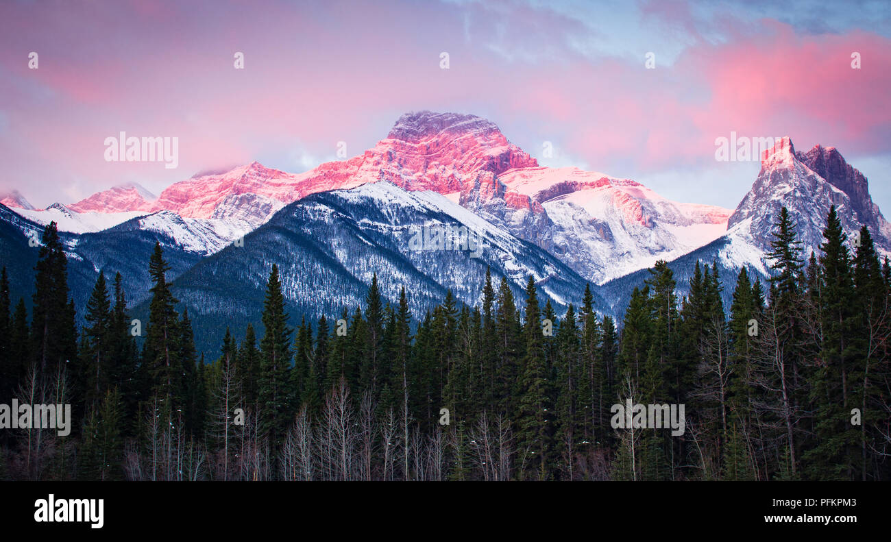 Mount lougheed hi-res stock photography and images - Alamy