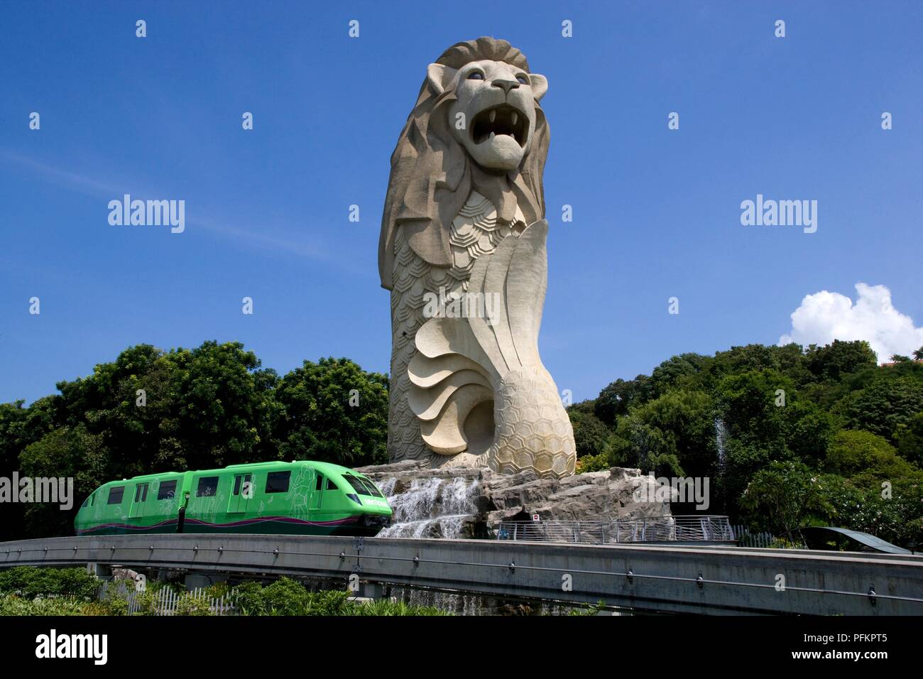 Singapore, Sentosa Merlion and monorail Stock Photo - Alamy