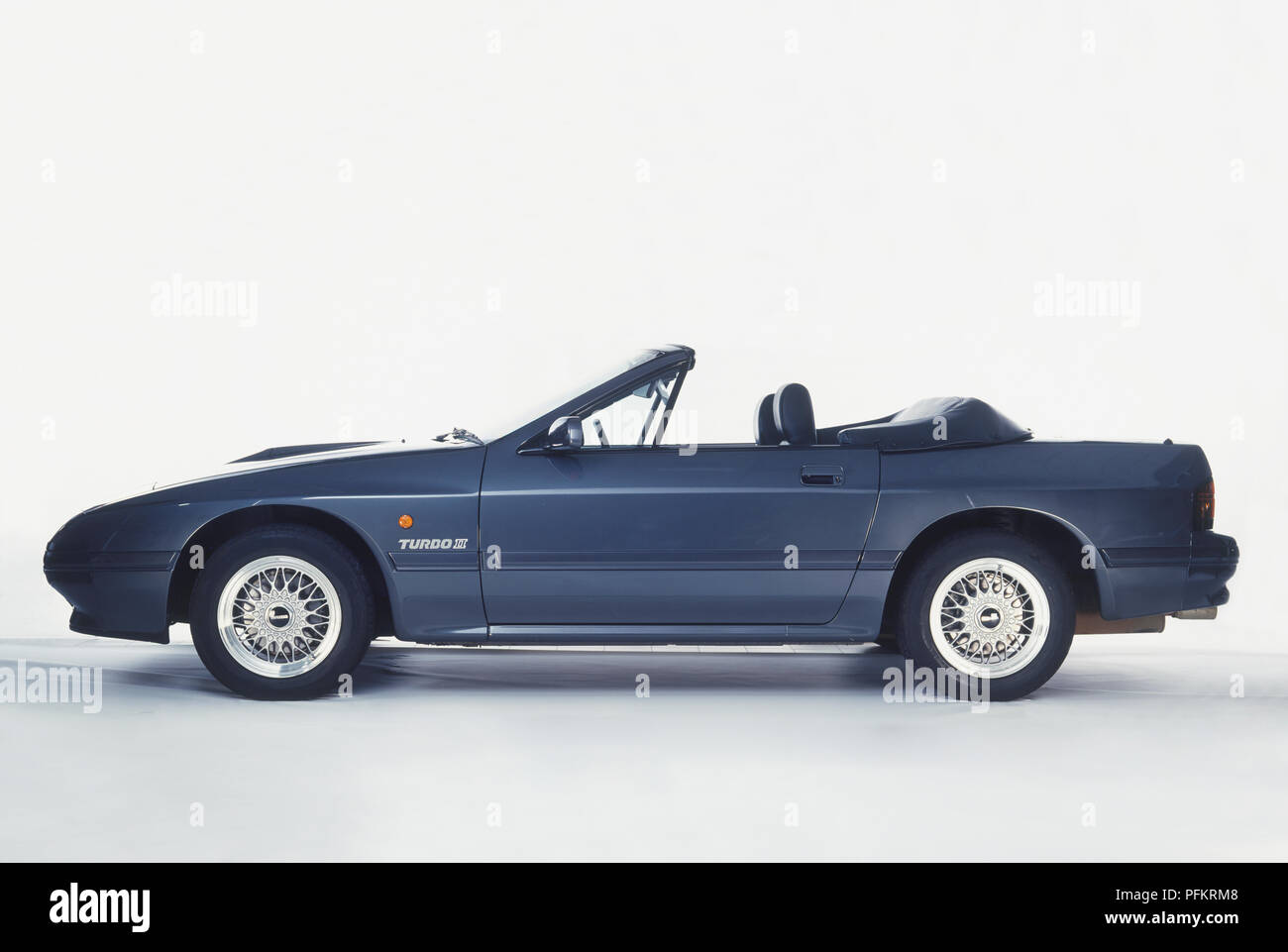 Sports car side view hi-res stock photography and images - Alamy