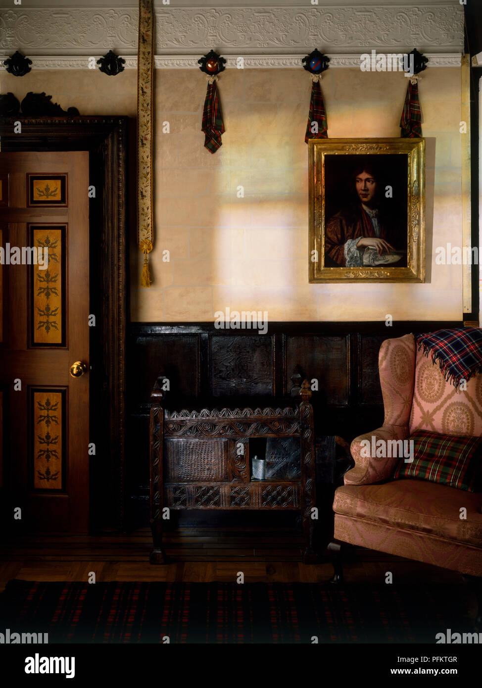 Scottish Victorian-style sitting room Stock Photo - Alamy