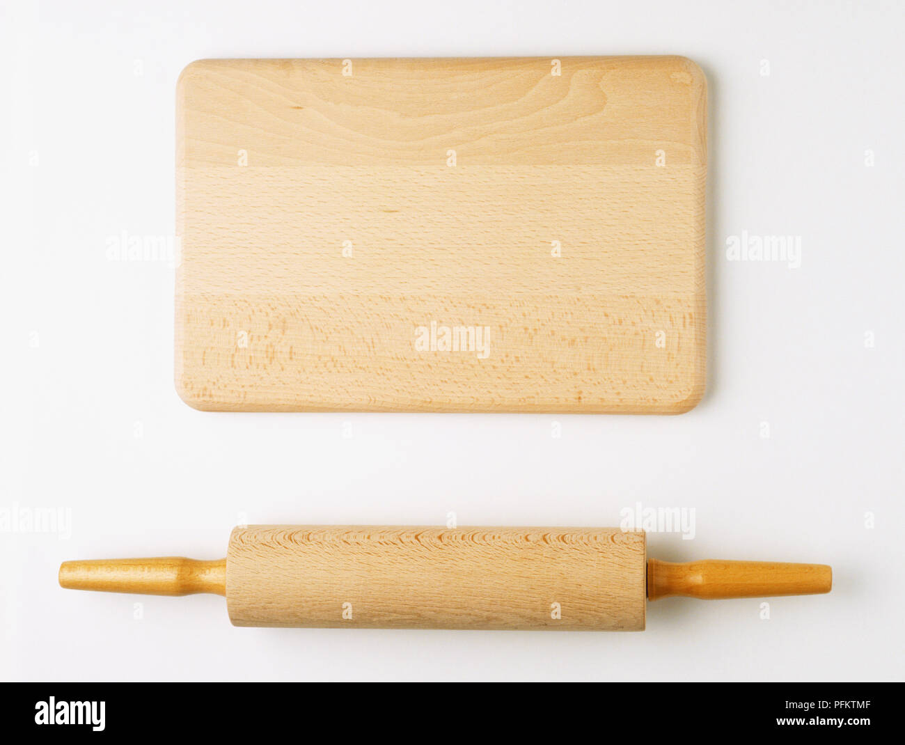 Chopping board and rolling pin Stock Photo - Alamy