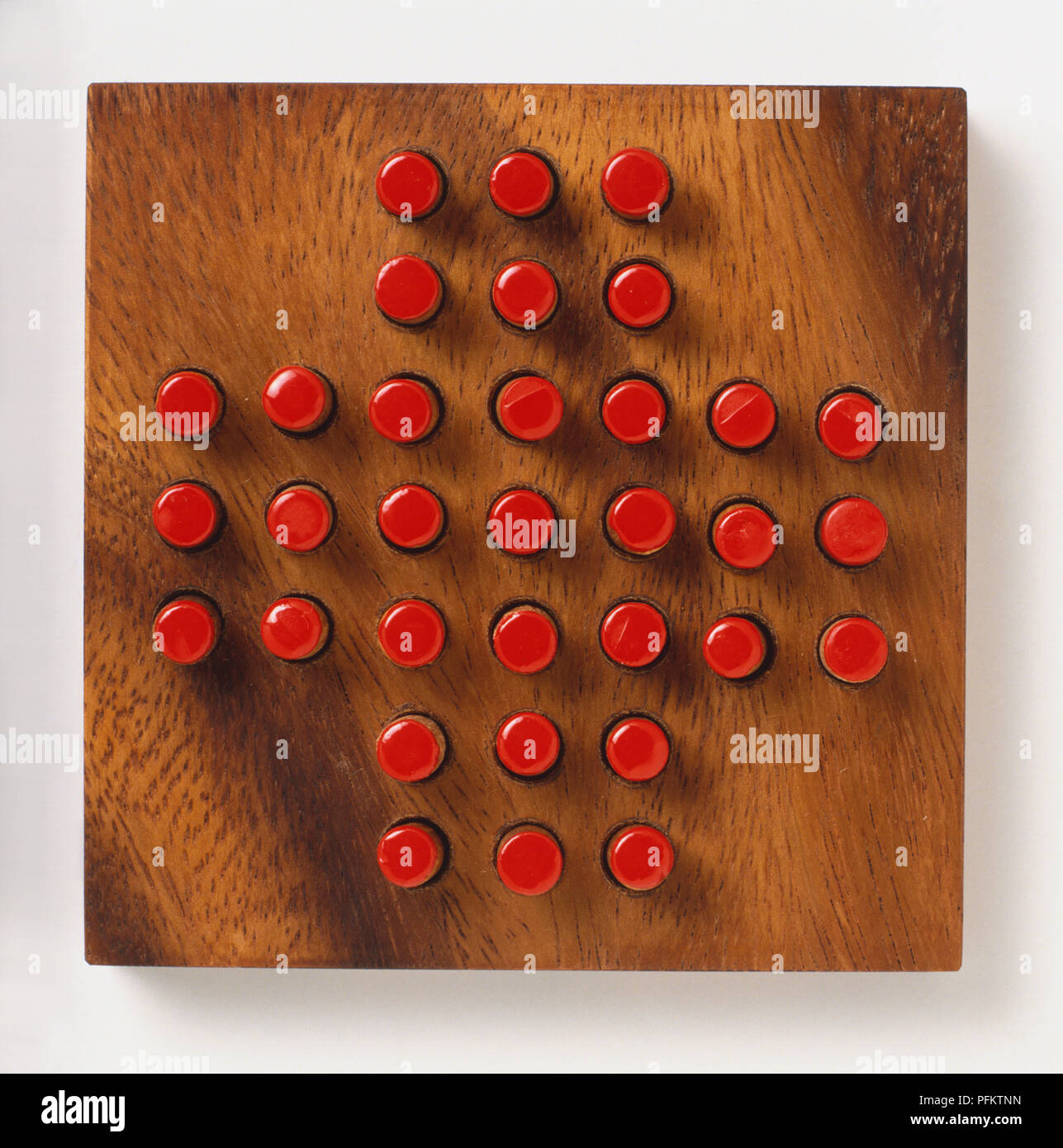 Solitaire hi-res stock photography and images - Alamy