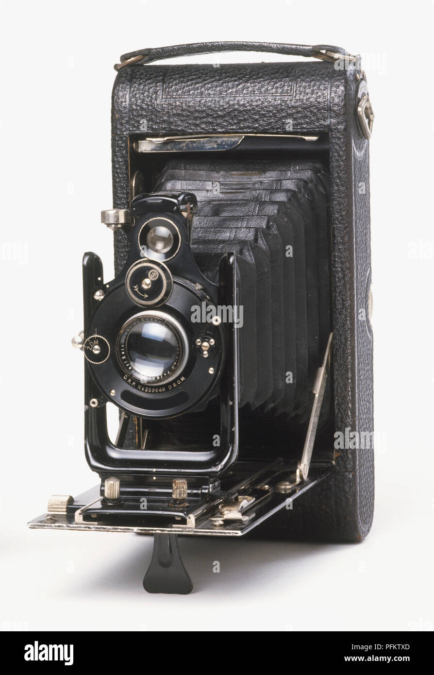 History of the camera hi-res stock photography and images - Alamy