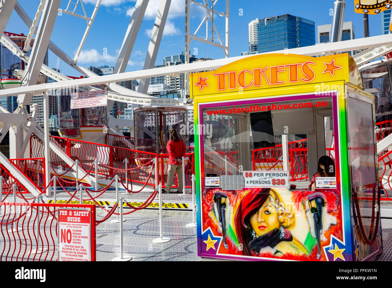 Star of the Show Giant ferris wheel ride at Darling Harbour in Sydney ...