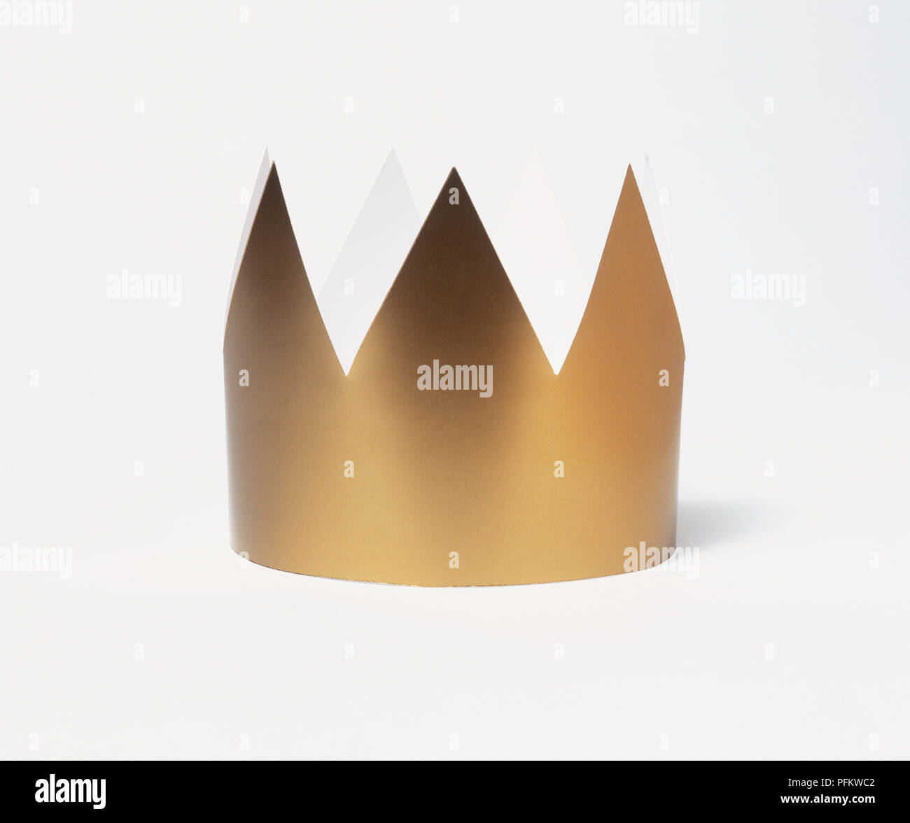 Gold crown made of paper Stock Photo - Alamy