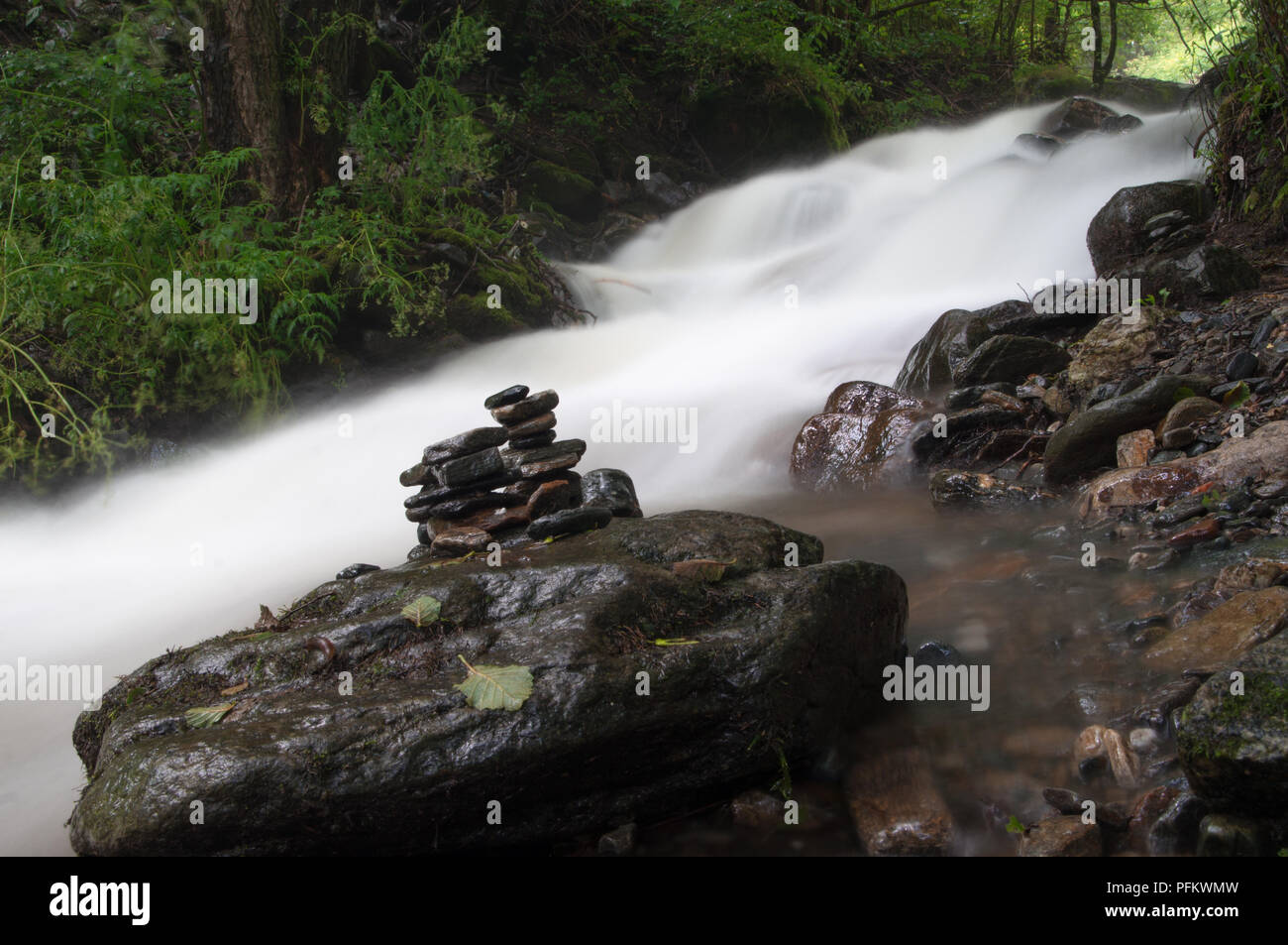 Balancing rock garden hi-res stock photography and images - Alamy