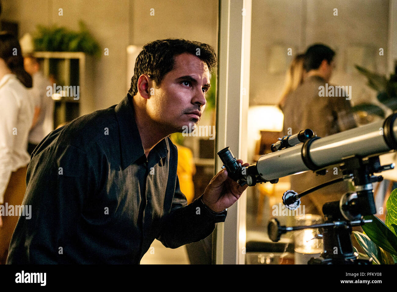 EXTINCTION, Michael Pena, 2018. ph Aleksandar Letic /© Netflix ...