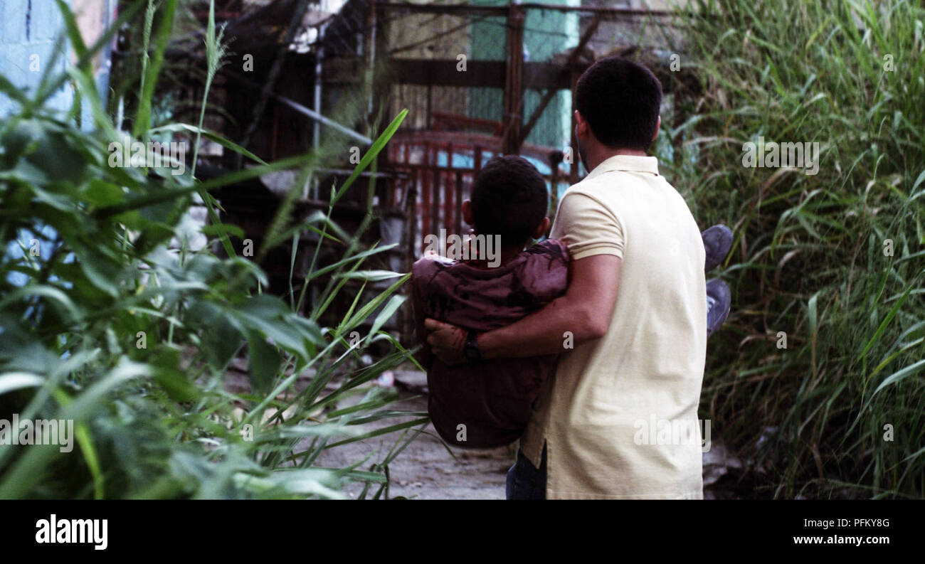 LA FAMILIA, from left: Reggie Reyes, Giovanni Garcia 2017. © Film ...
