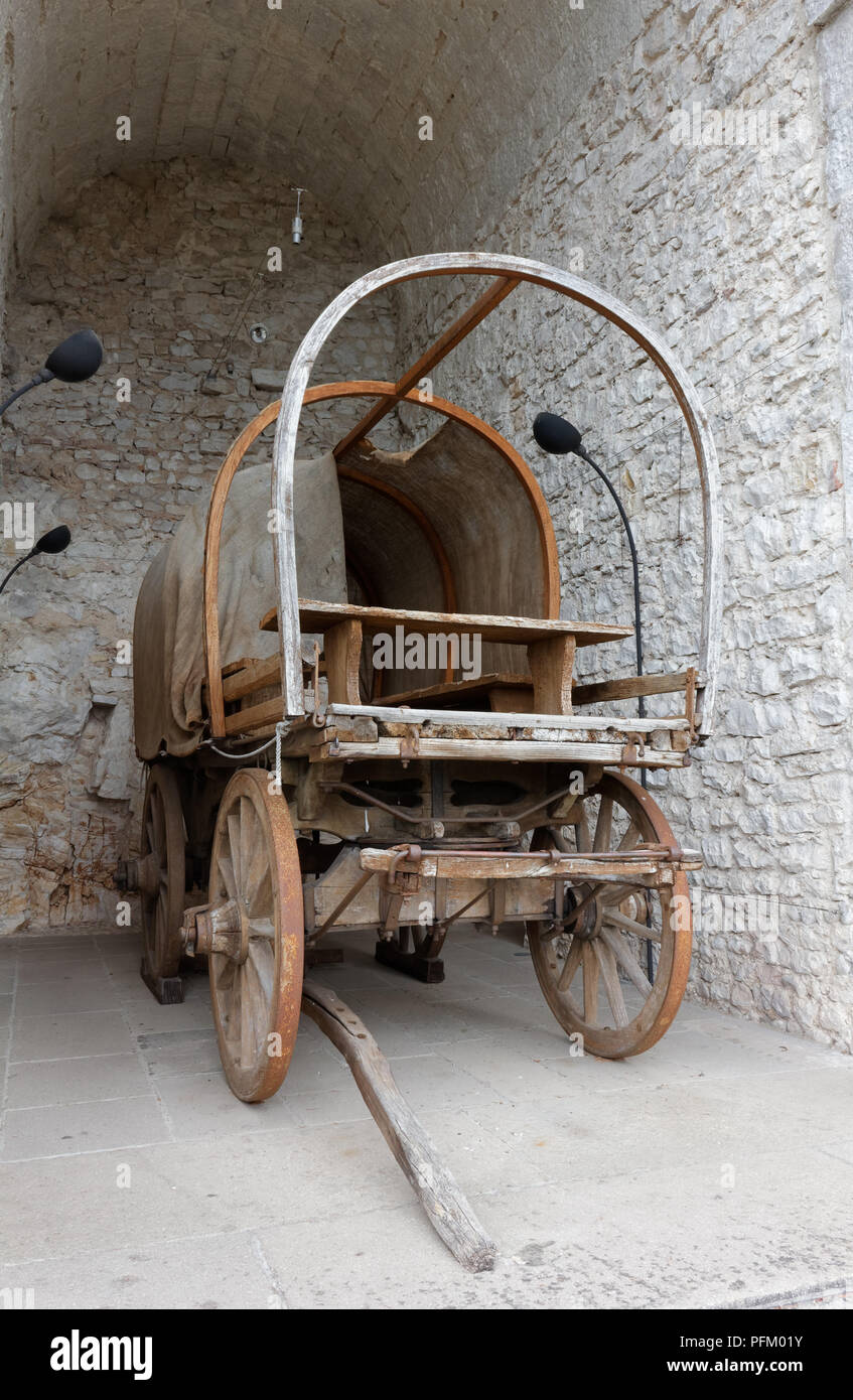 Reconstruction of an ancient roman cart Stock Photo - Alamy