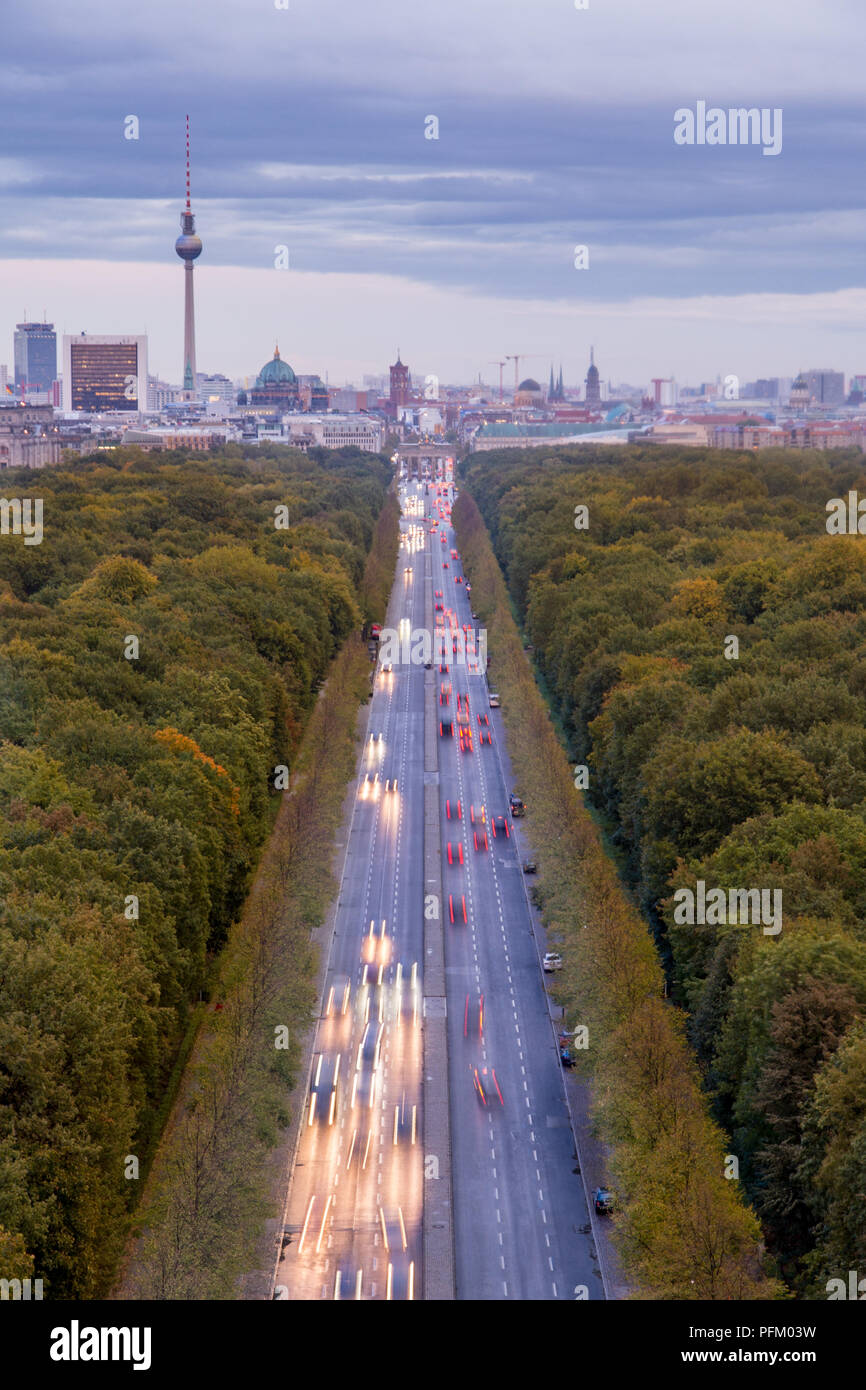 Victory tower berlin hi-res stock photography and images - Alamy