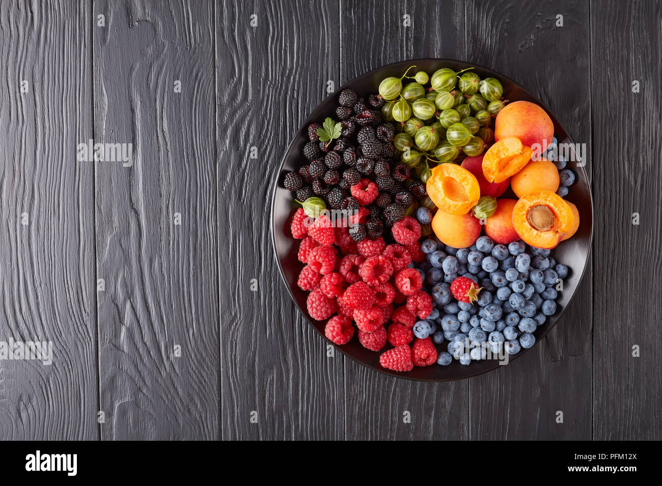 Fruit platter berries hi-res stock photography and images - Alamy