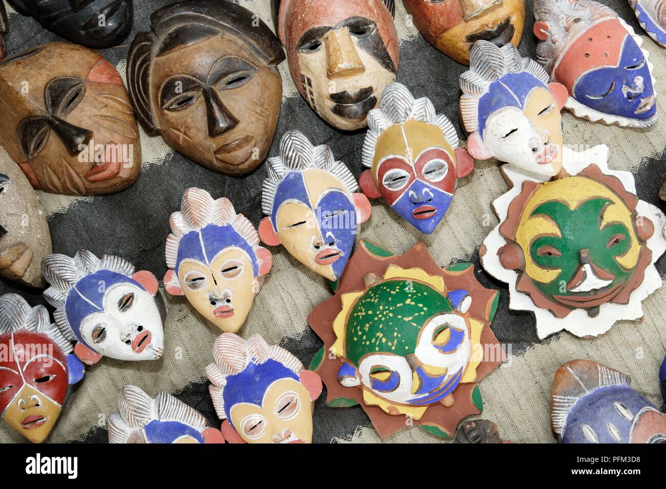 African mask market cape town hi-res stock photography and images - Alamy