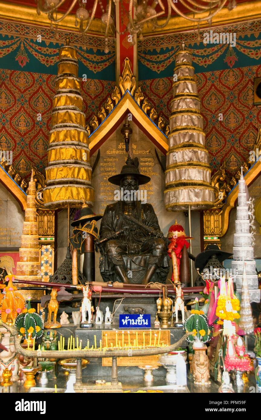 Thailand, Chanthaburi Province, King Taksin shrine Stock Photo - Alamy