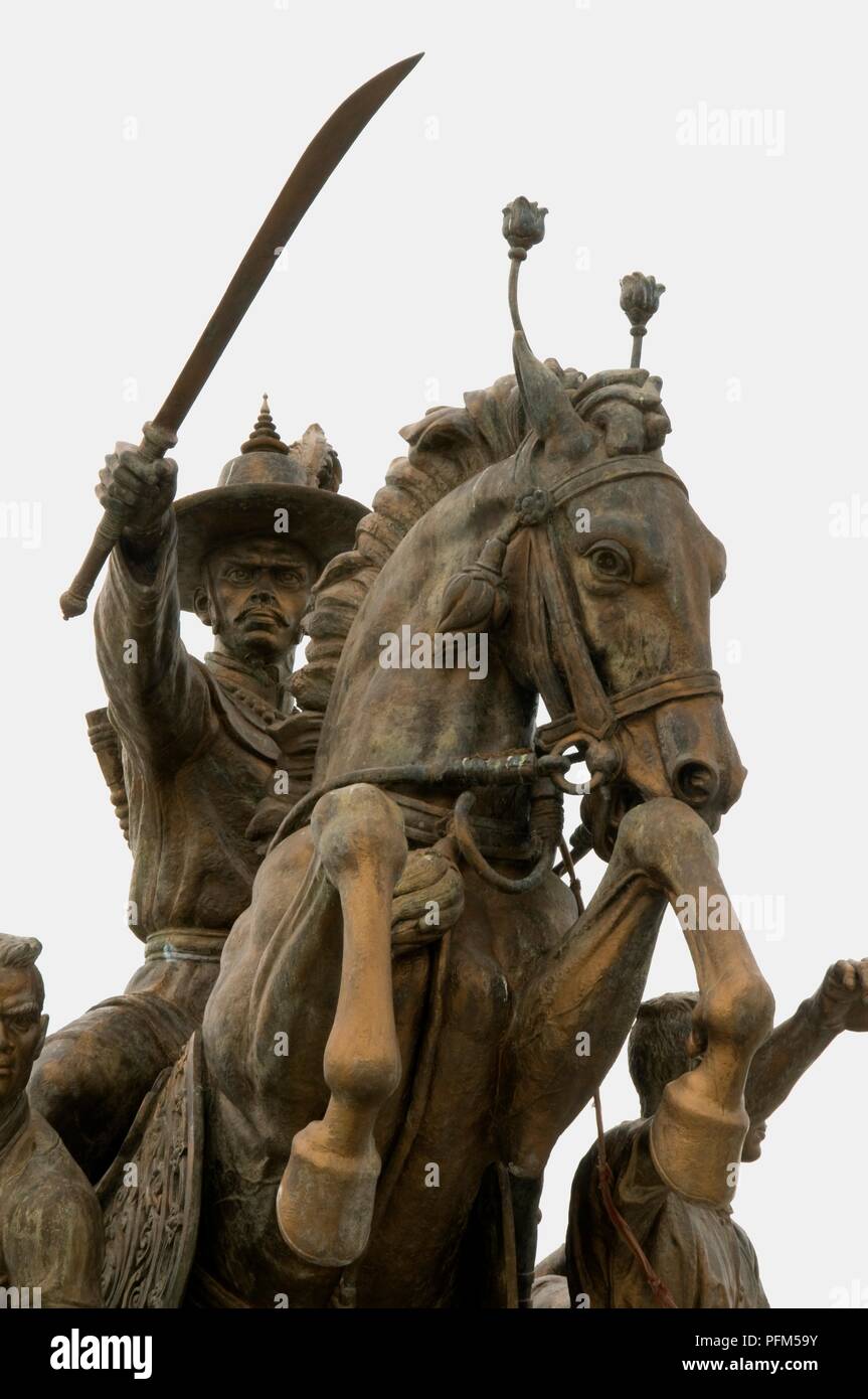 Thailand, Chanthaburi Province, Chanthaburi, equestrian statue of King ...