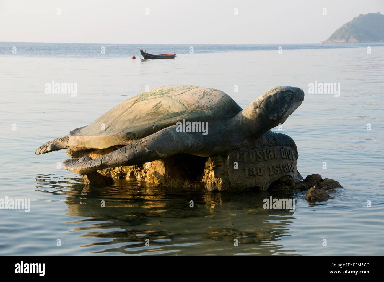 Thailand, Ko Tao, Hat Ao Mae, turtle statue, symbol of the island Stock ...
