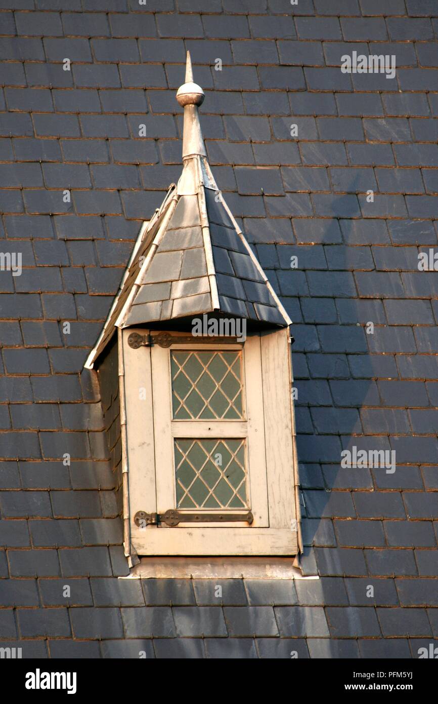 Belgium Herentals, dormer window in roof gothic Lakenhal (Clothmakers ...