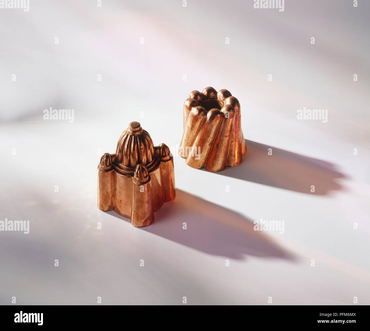 Jelly moulds hi-res stock photography and images - Alamy