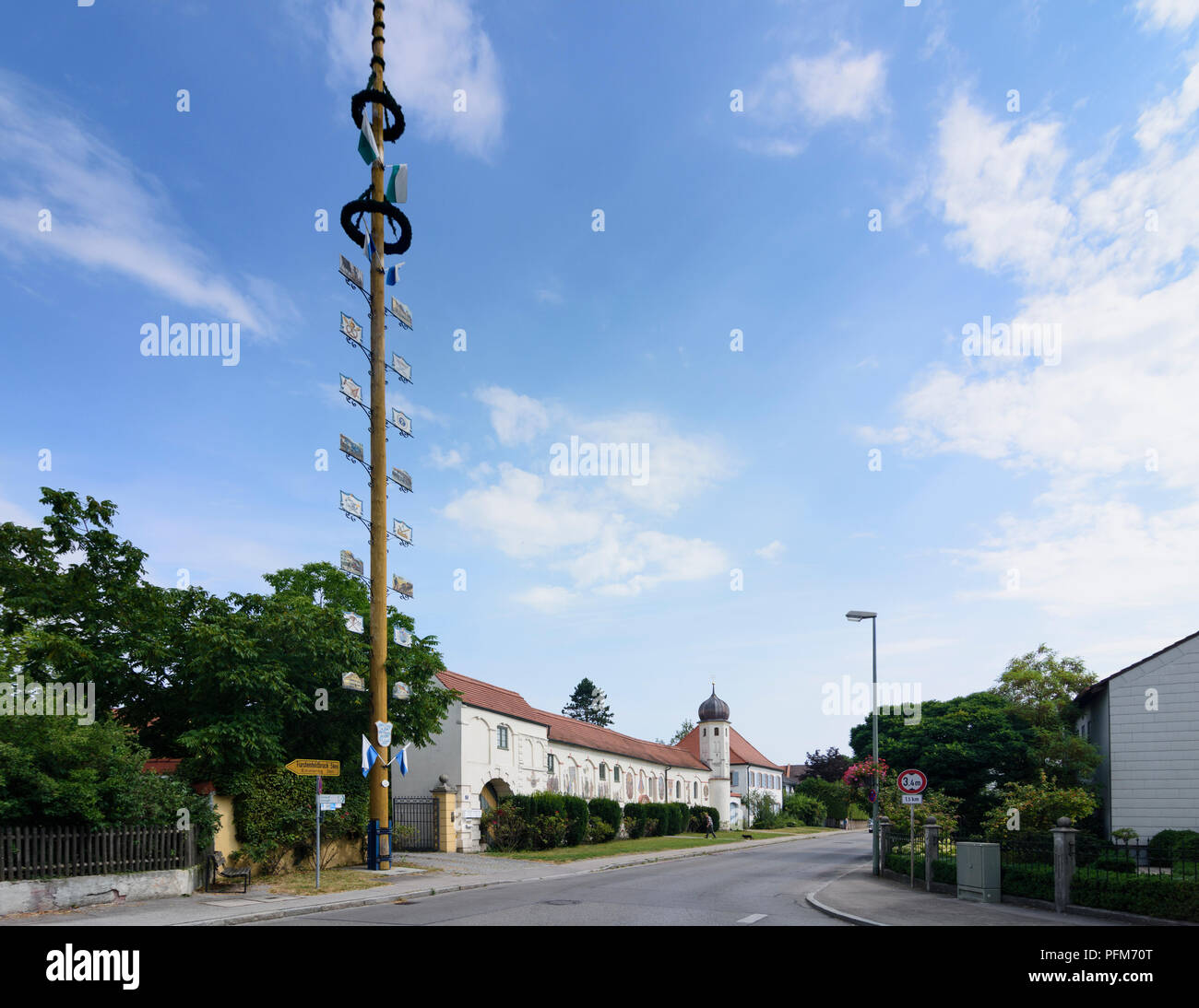 Olching: castle and chaple (Schloss and Schlosskapelle) in Esting ...