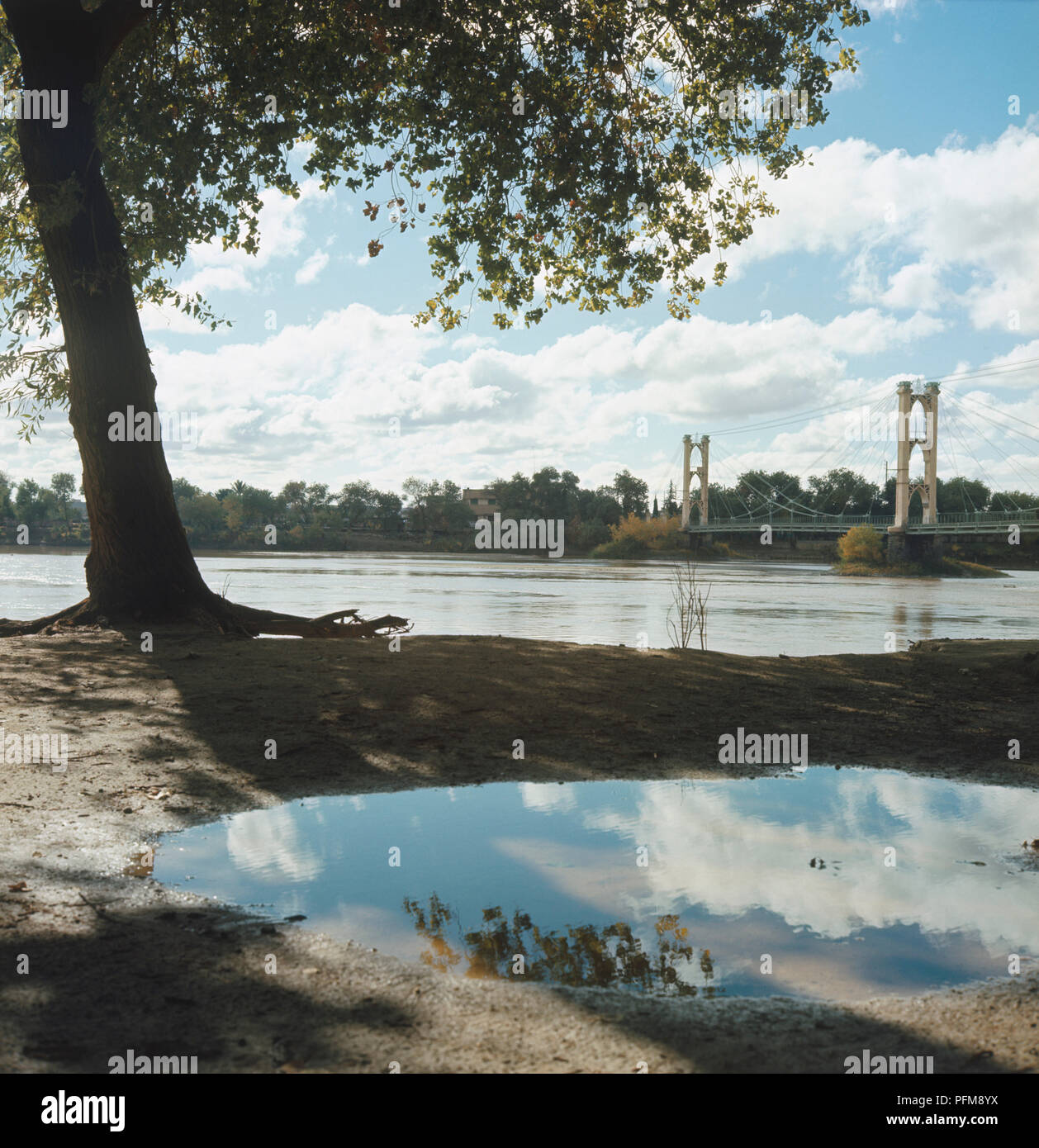 Under a river bridge hi-res stock photography and images - Alamy