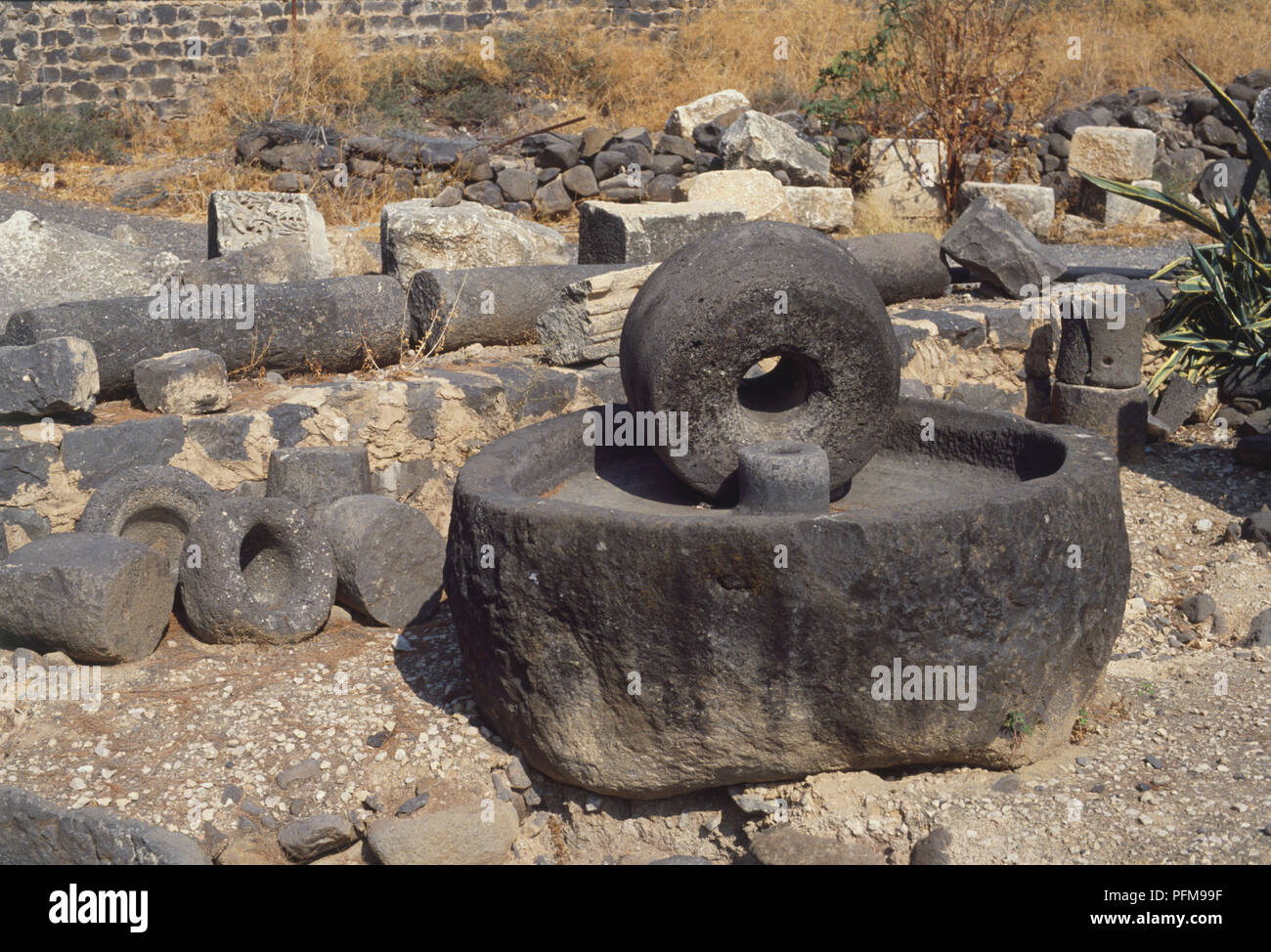 Millstone hi-res stock photography and images - Alamy