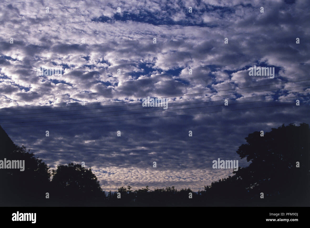 Stratocumulus perlucidus hi-res stock photography and images - Alamy