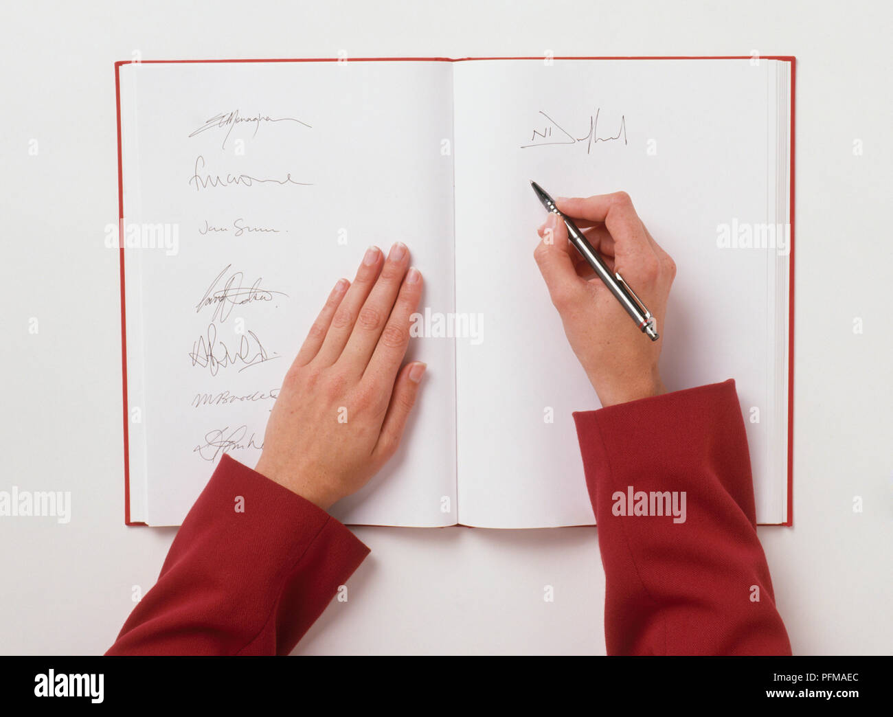 Book signatures hi-res stock photography and images - Alamy