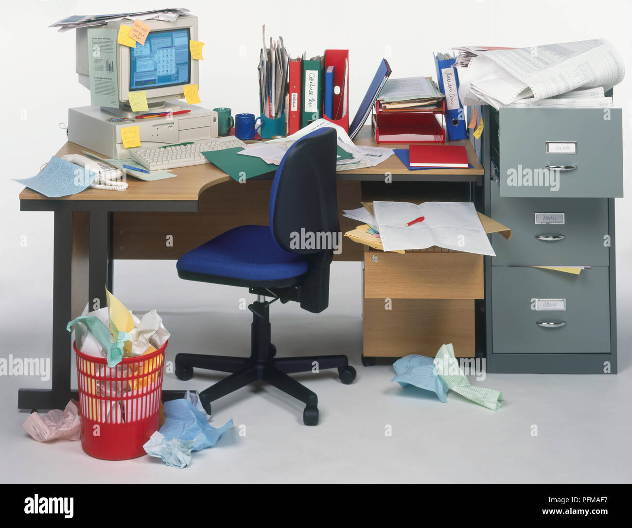 Messy office desk drawer hi-res stock photography and images - Alamy