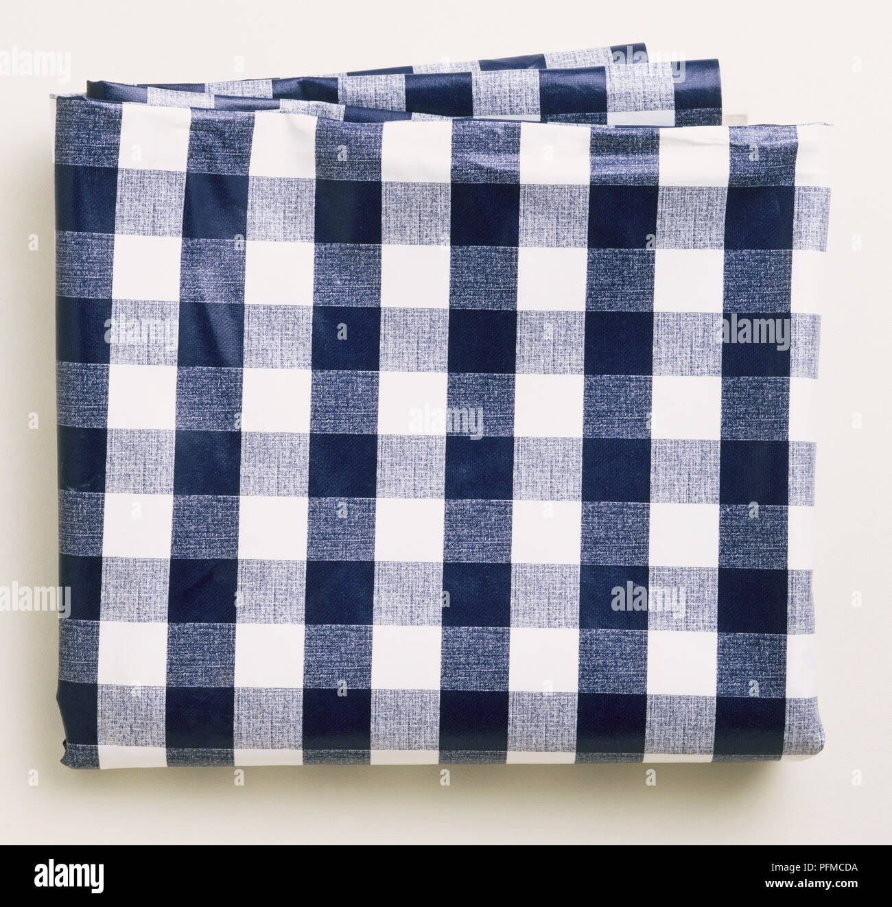 White chequered pattern hi-res stock photography and images - Alamy