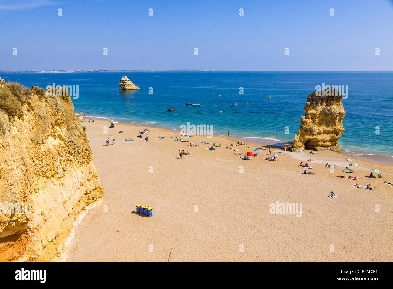 Praia Da Dona Ana Beach High Resolution Stock Photography and Images ...