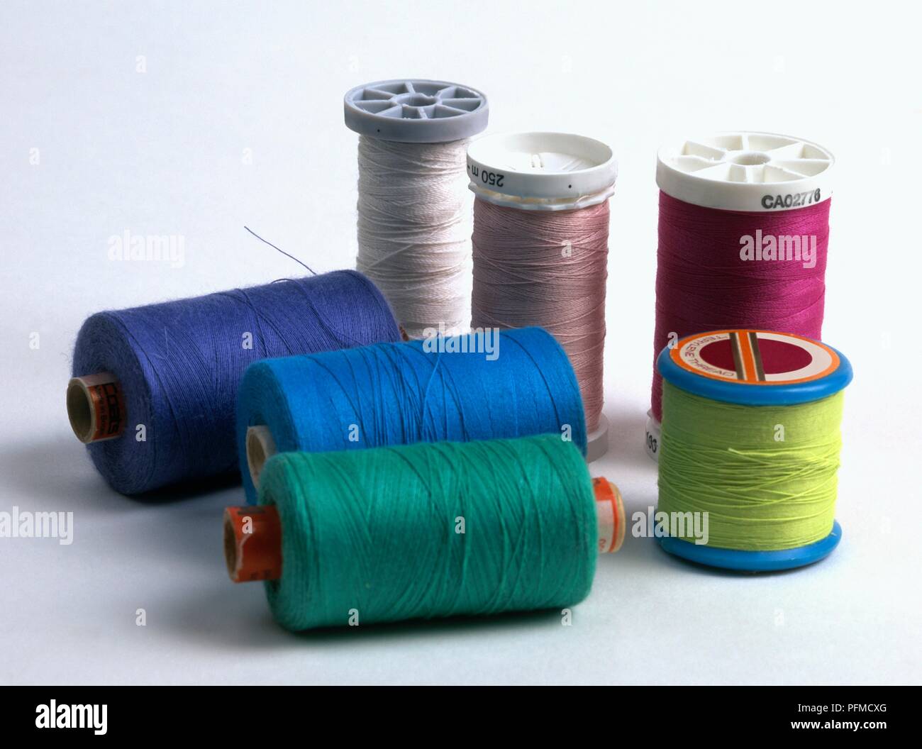 Cotton threads hi-res stock photography and images - Alamy