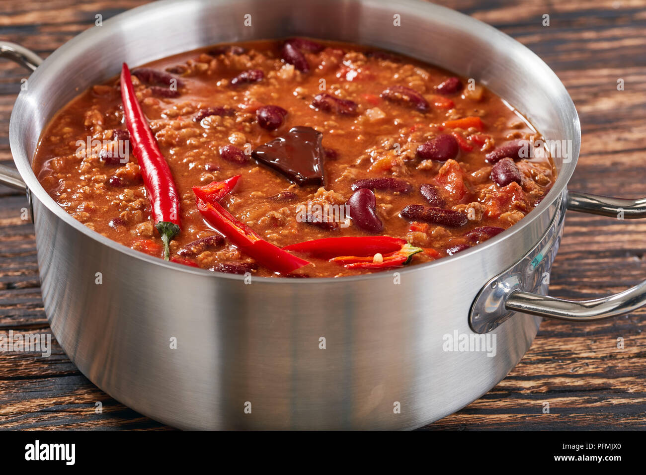 Beef chilli con carne hi-res stock photography and images - Alamy