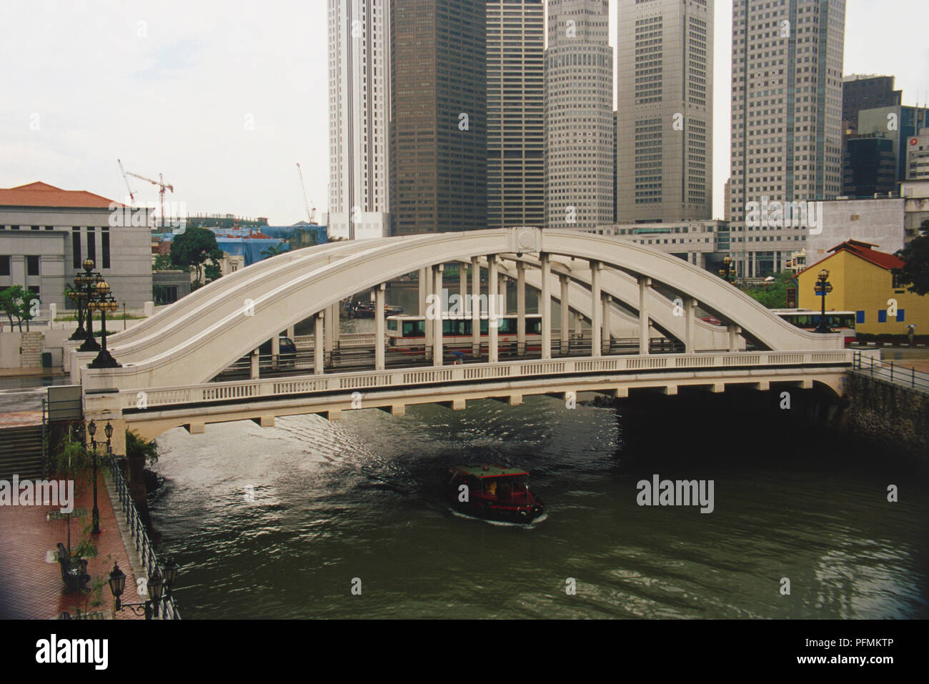 Singapore,Singapore River, Elgin suspension bridge spanning the ...
