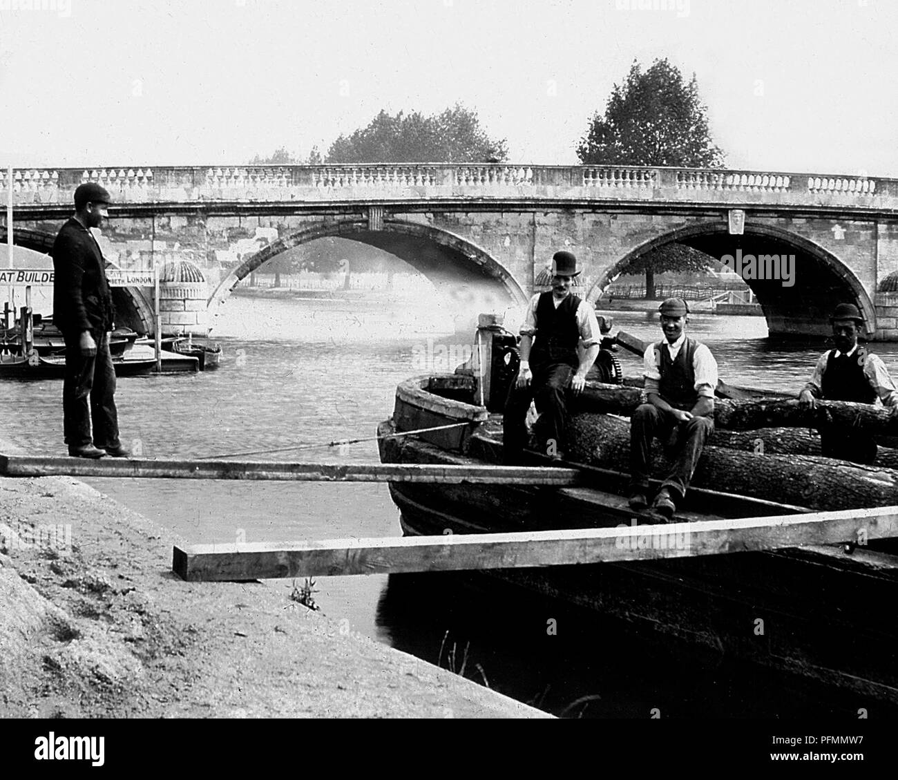 Henley bridge Black and White Stock Photos & Images - Alamy