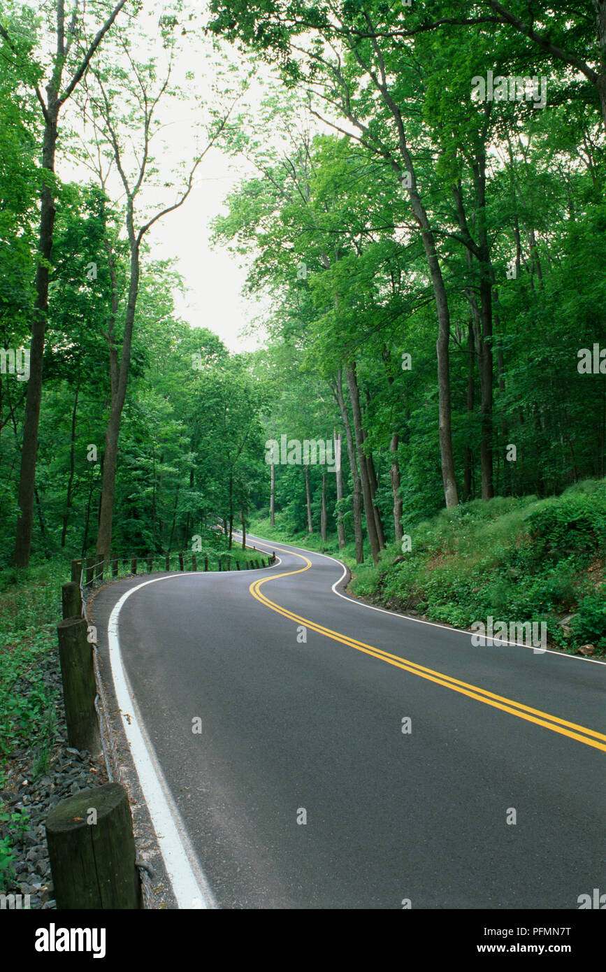 Connecticut litchfield hills hi-res stock photography and images - Alamy