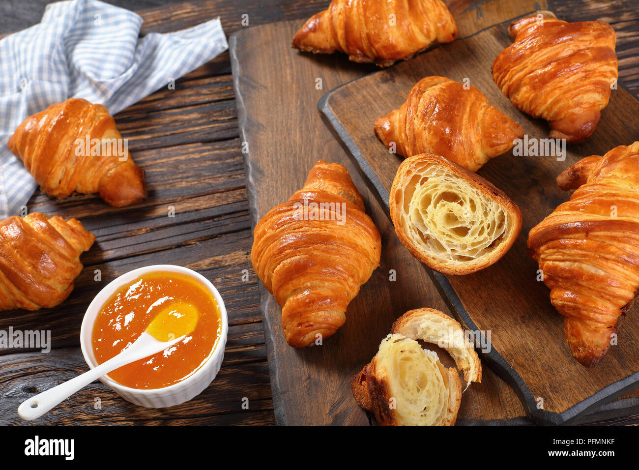 Flaky texture hi-res stock photography and images - Alamy