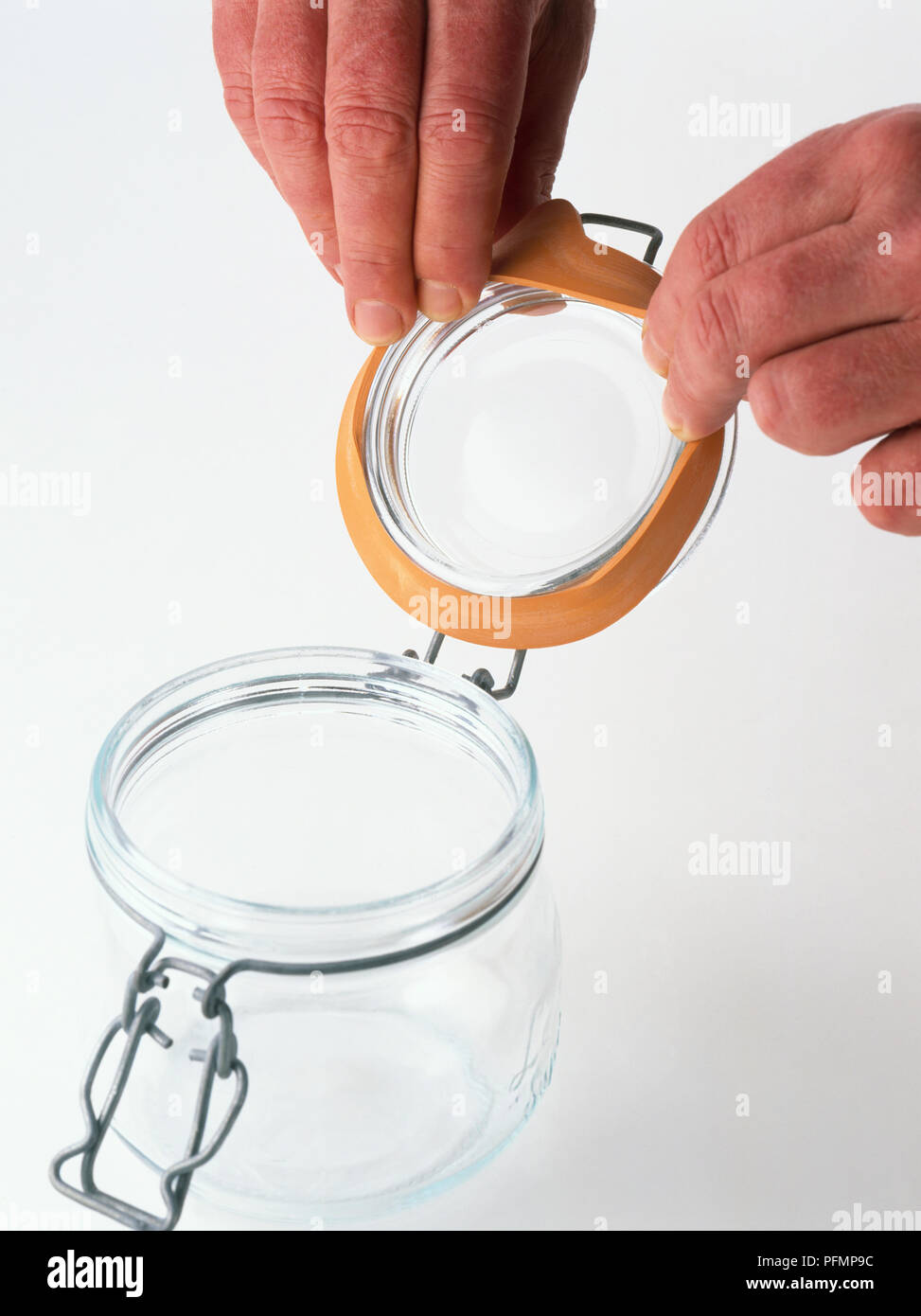 Rubber lid hi-res stock photography and images - Alamy