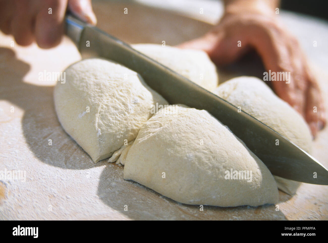 Cutting into quarters hi-res stock photography and images - Alamy