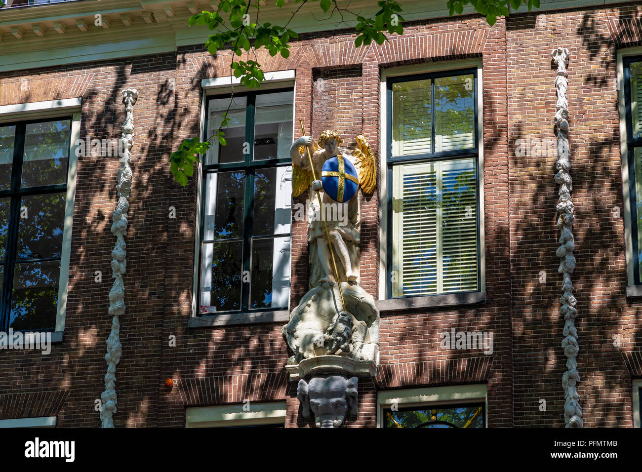 Netherlands amsterdam statue detail hi-res stock photography and images ...