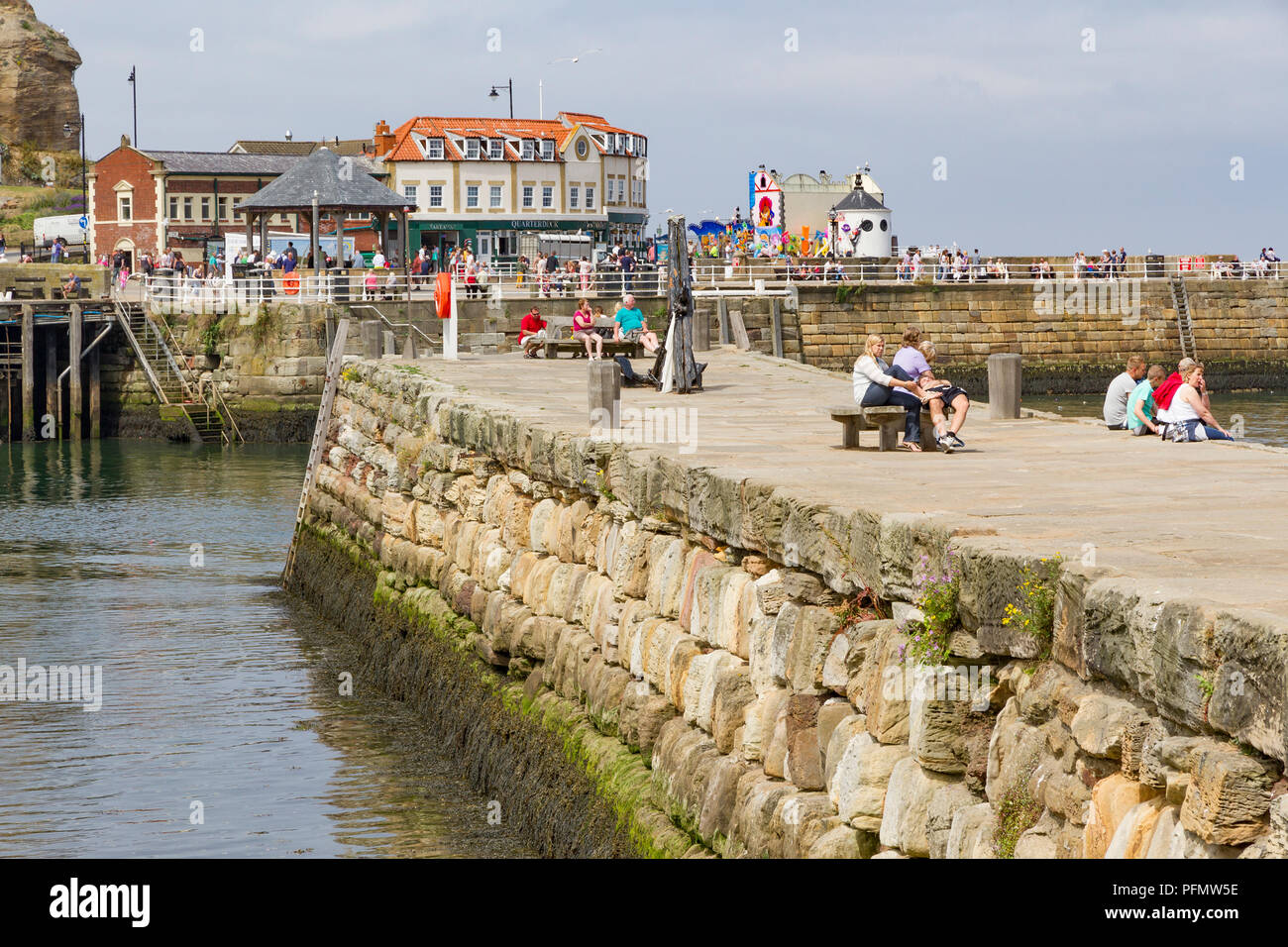 Whitby harbour hi-res stock photography and images - Alamy