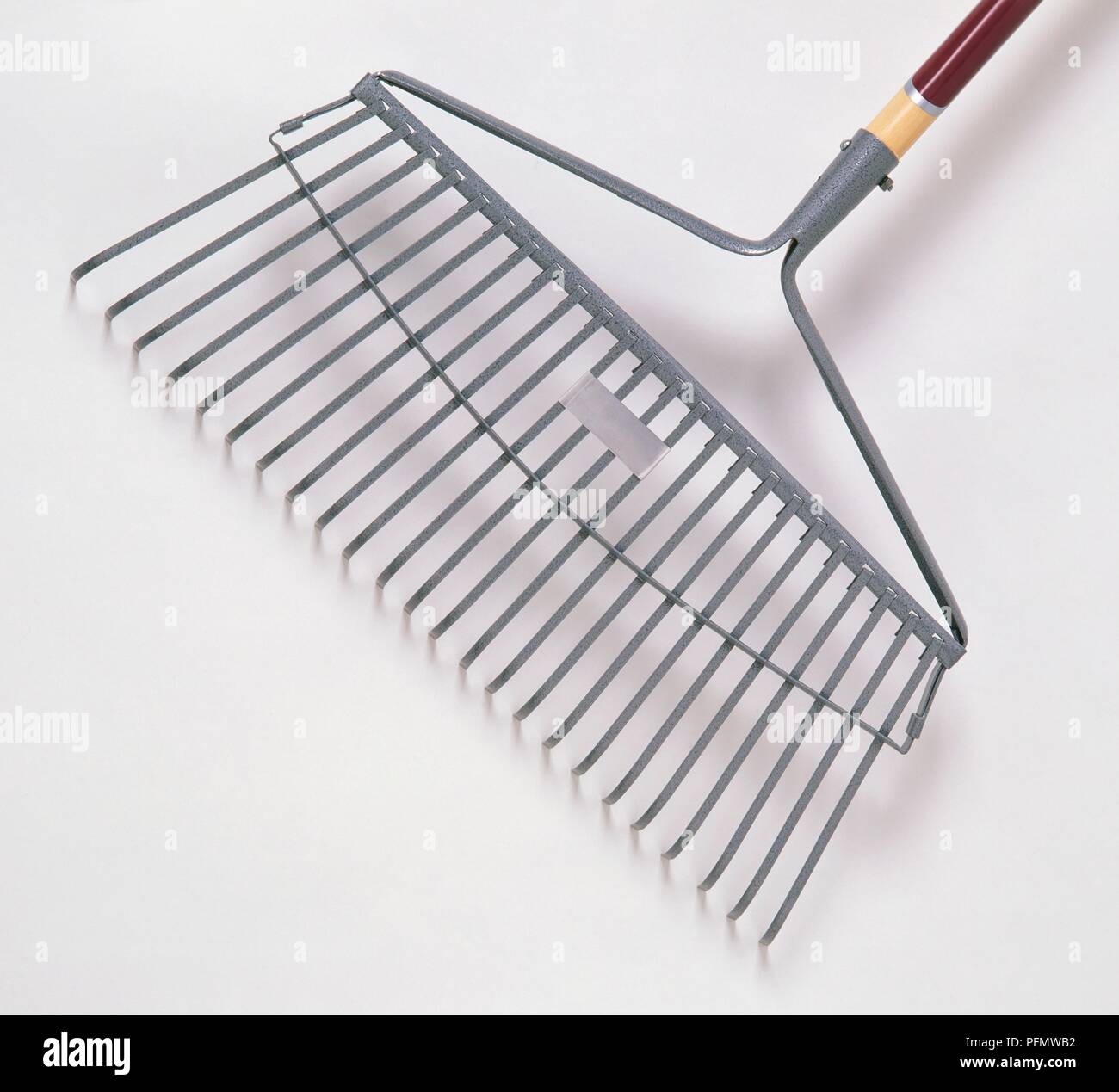 Leaf rake hi-res stock photography and images - Alamy