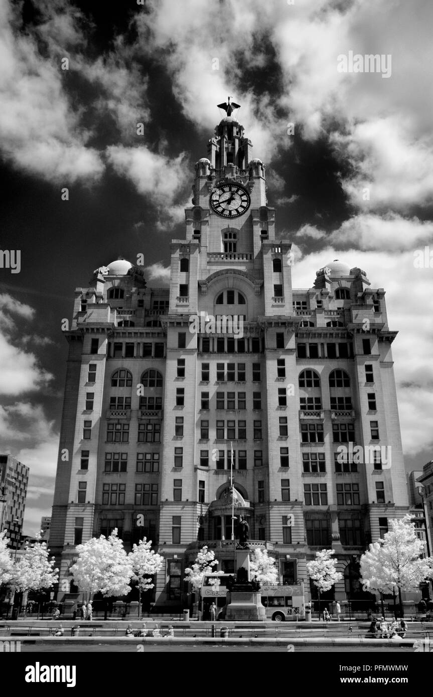 Three Graces Pier Head Liverpool Stock Photo - Alamy