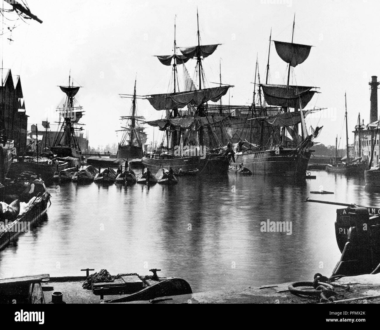 Victorian docks hi-res stock photography and images - Alamy