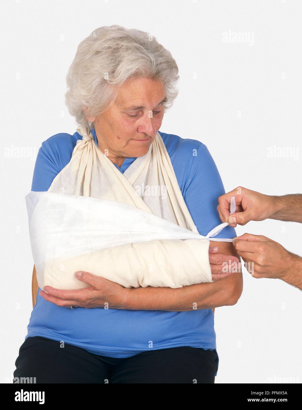 Arm sling hi-res stock photography and images - Alamy